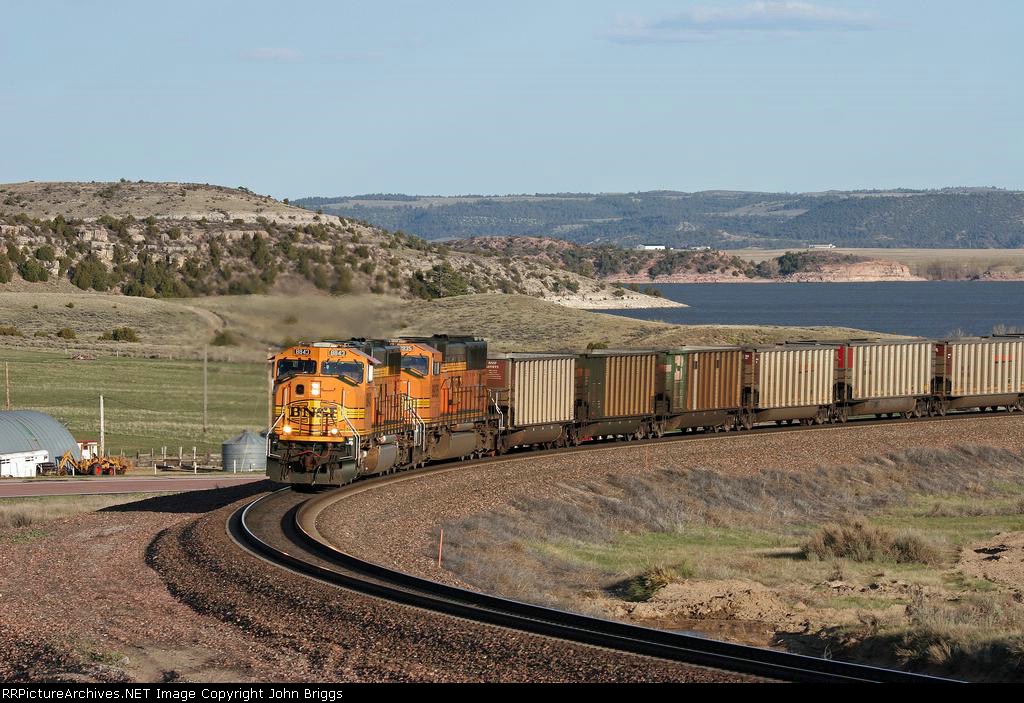 BNSF 8843